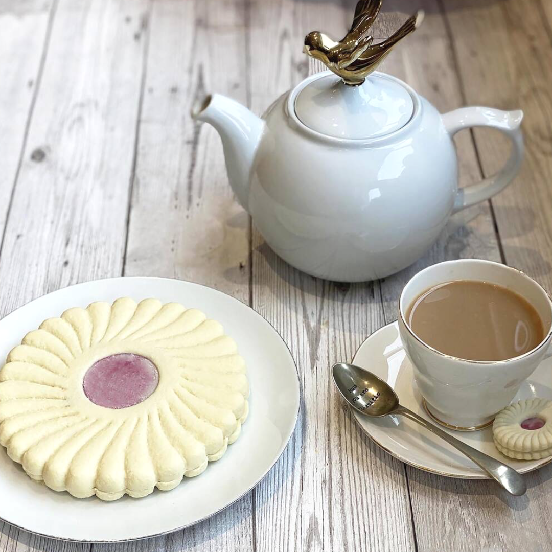 Handcrafted Belgian Chocolate Giant Jammie Ring Biscuit - 14.11oz (400 ...